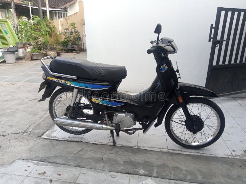 Honda astrea legenda imagem editorial. Imagem de retro - 222715240