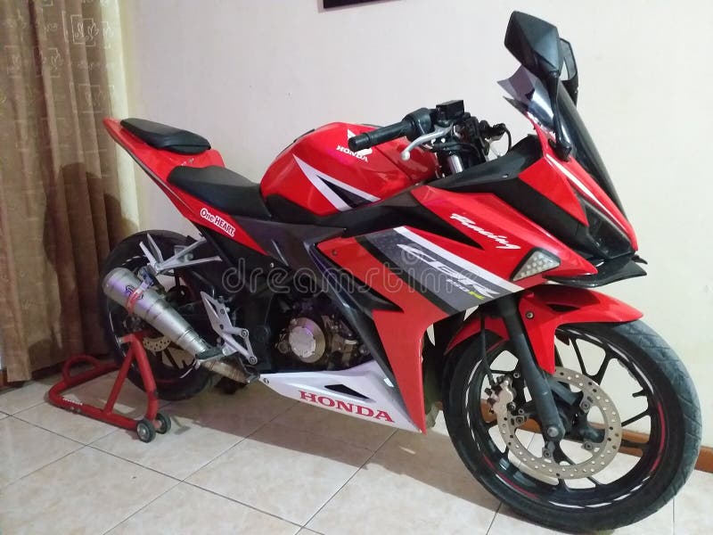 Honda Cbr 150r Stock Photos - Free & Royalty-Free Stock Photos from ...