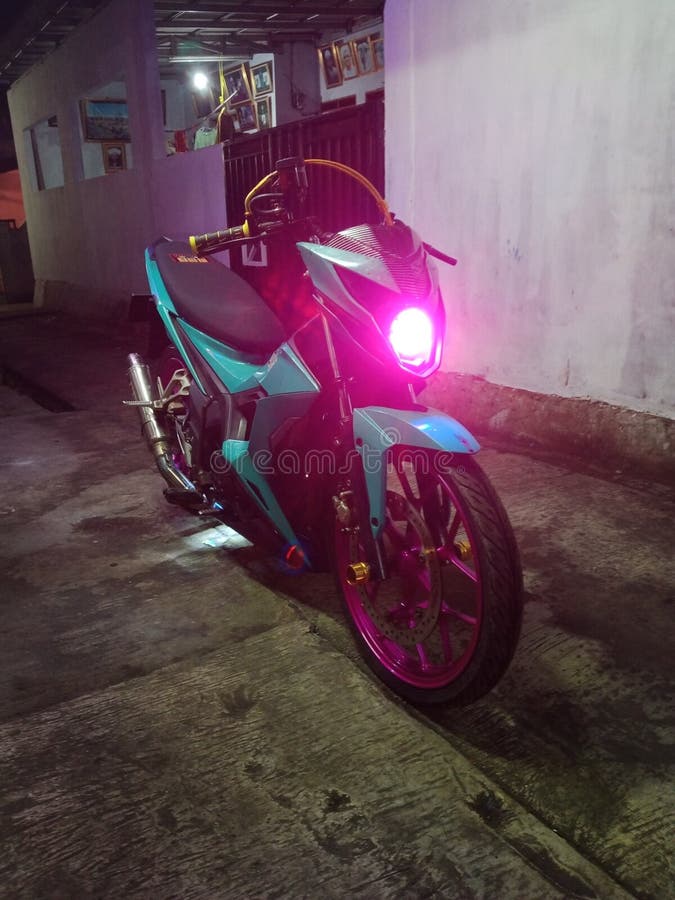 Honda Sonic 150R Racing Blue Stock Photo - Image of 150r, sonic: 291446536