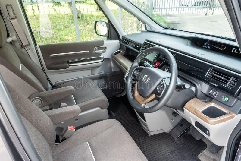 105 Honda Stepwgn Stock Photos - Free & Royalty-Free Stock Photos from ...