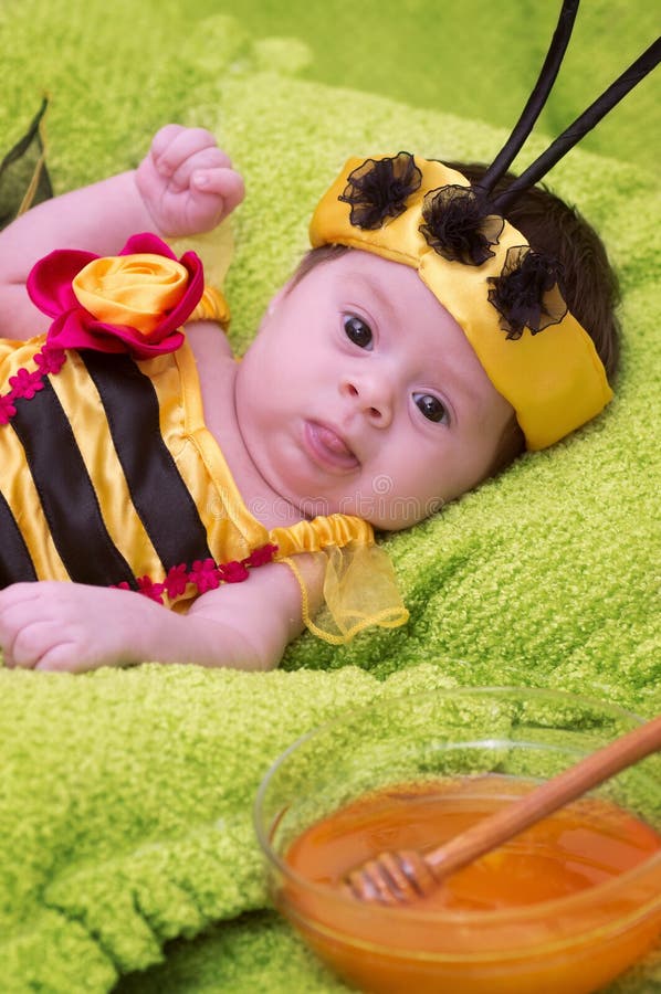 Honey Bee Baby foto de stock. Imagem de inocência, menino - 38209928