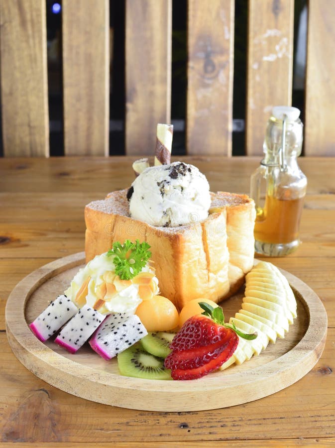 Honey Toast fotografia stock. Immagine di verde, sciroppo - 76869742