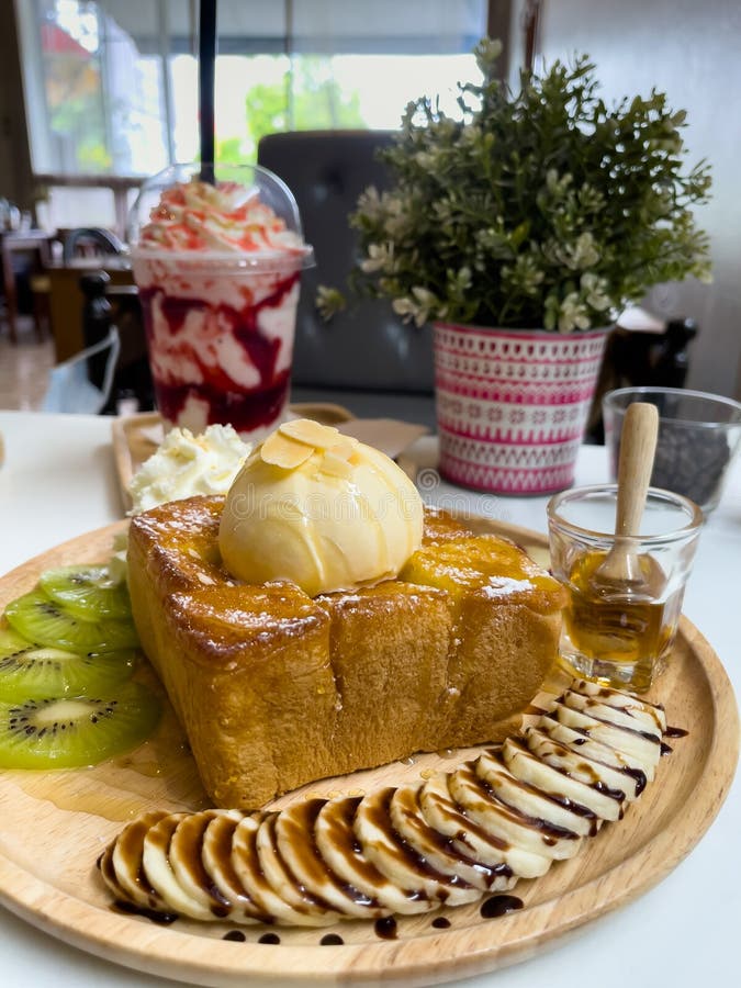 Honey Toast, Sweet Dessert in Cafe Stock Photo - Image of bread, honey ...