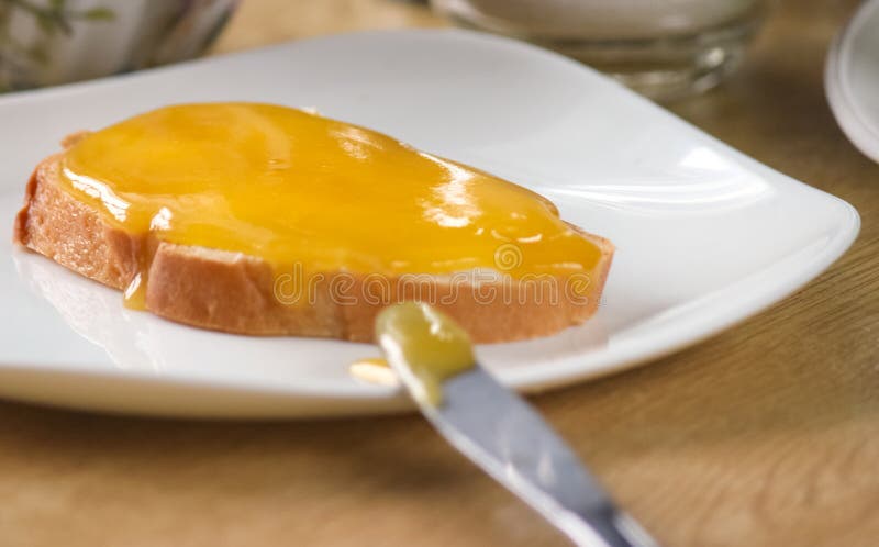 Honig und Brot stockfoto. Bild von tuch, rund, gewebe - 17440612