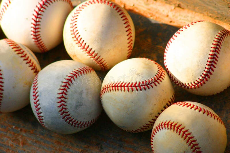 Honkbal stock foto. Image of apparatuur, baseballen, uitgegraven - 1122642