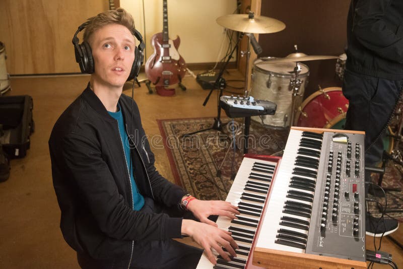 Duo Honne Stock Photos - Free & Royalty-Free Stock Photos from Dreamstime