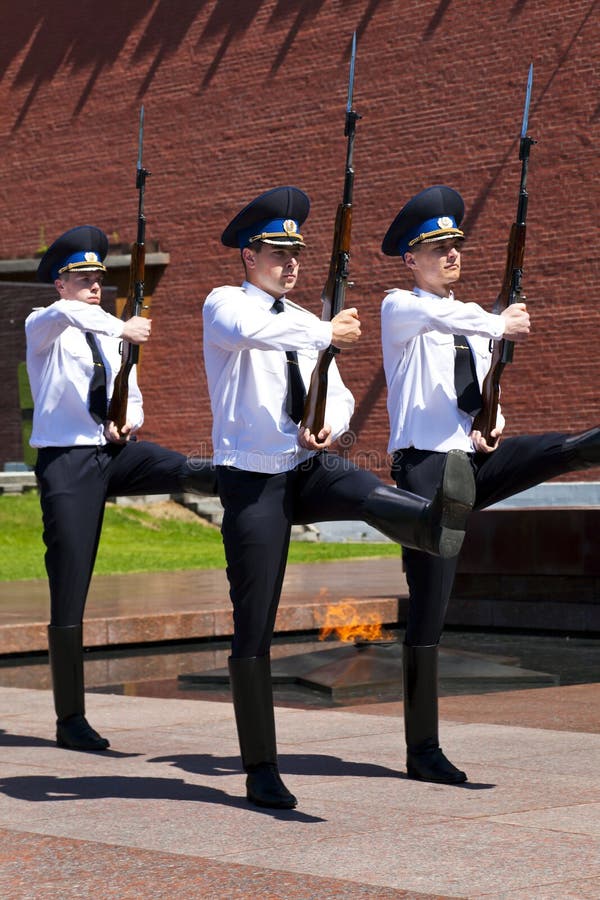 Russian Soldier Honor Guard at the Kremlin Wall. Tomb of the Unknown ...