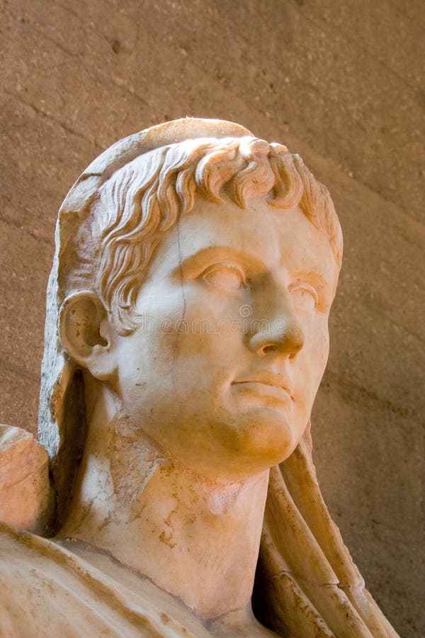 Hoofd Van Antiek Standbeeldbeeldhouwwerk Stock Afbeelding - Image of ...