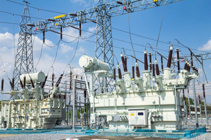 Mobiele De Transformator Van De Hoogspanning Stock Foto - Image of ...