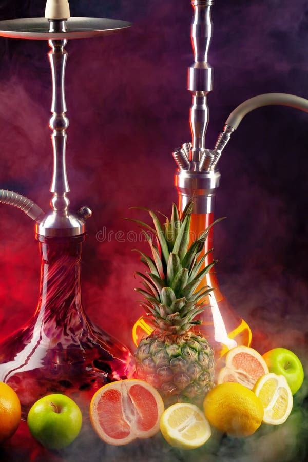 Hookah De Sabor a Fruta Isolada Em Fundo Preto Imagem de Stock - Imagem ...