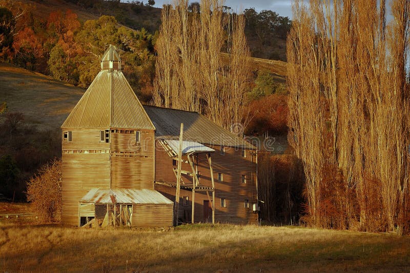 Hop barn at sunset stock image. Image of australia, hops - 16248181