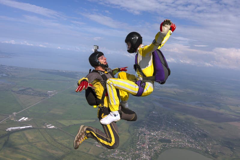Hoppa Med Fritt Fall Fotoet. Fotografering för Bildbyråer - Bild av ...