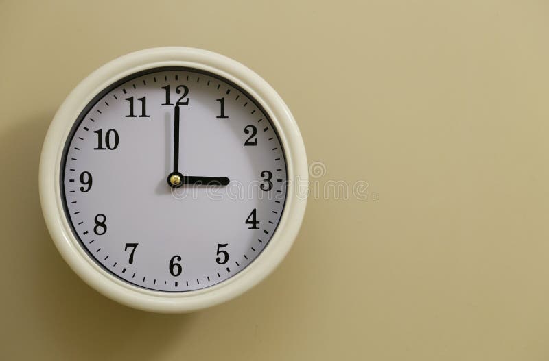 Hora Para El Reloj De Pared 11:00 Foto de archivo - Imagen de pared ...