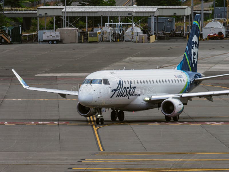 Horizon Airlines Embraer E170 at Boeing Paine Field Editorial Image ...