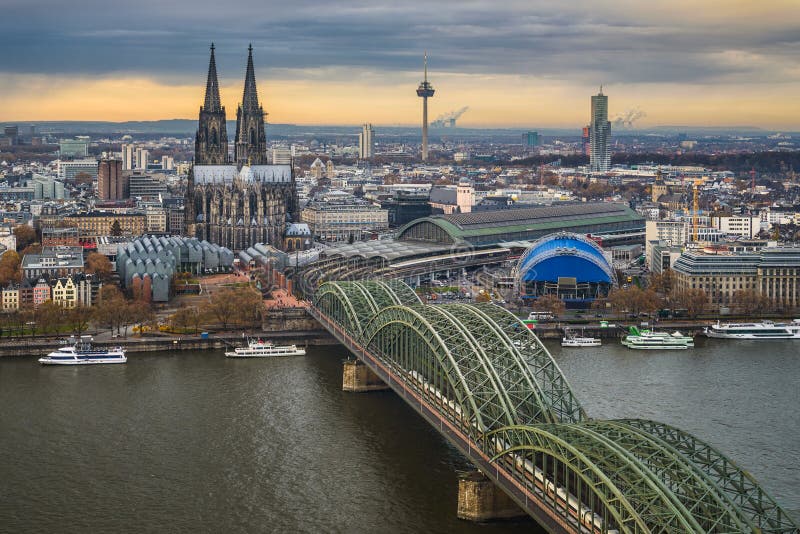 Horizon De Ville De Cologne Photo stock - Image du cologne ...