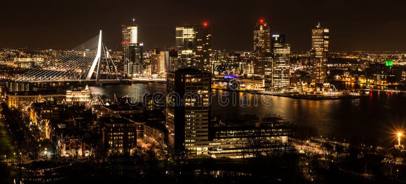 Skyline de Rotterdam photo stock éditorial. Image of ville - 55363668