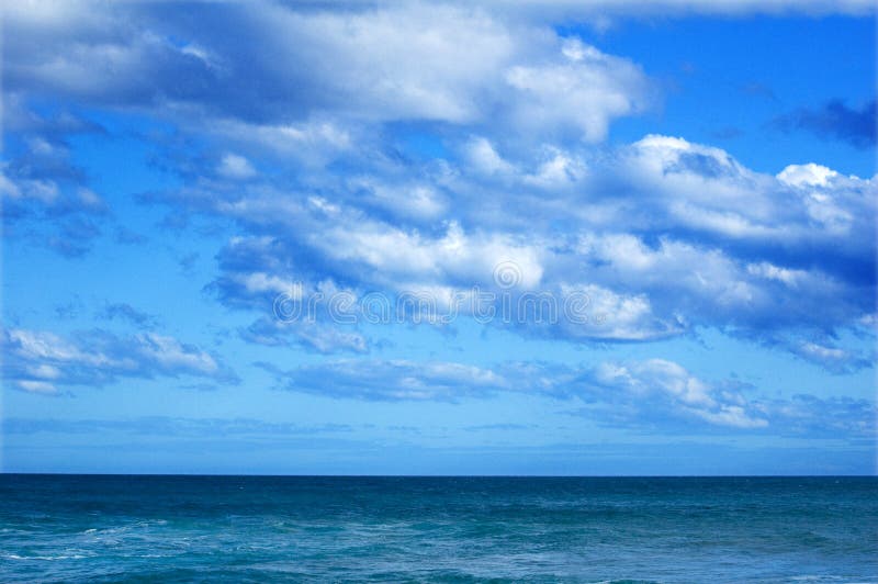 Horizon over the ocean stock image. Image of swimming - 17278195