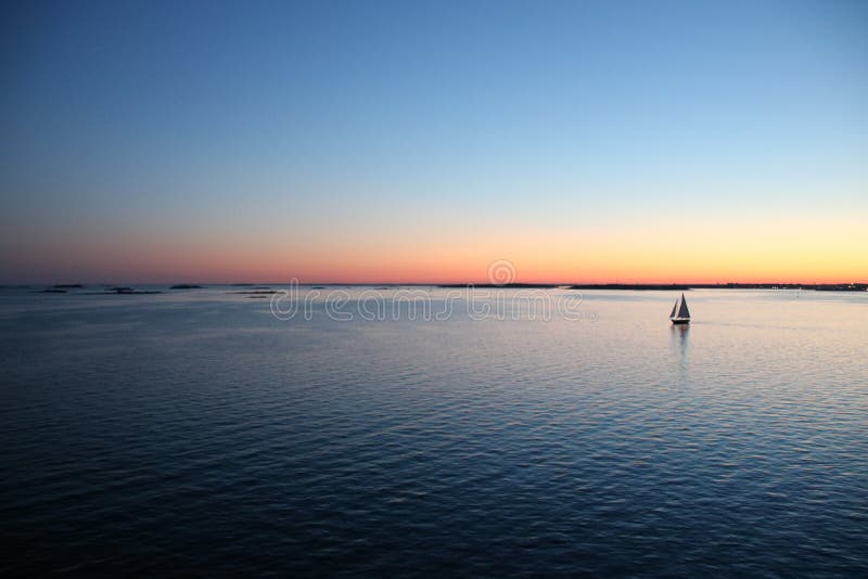 Horizon, Sky, Water, Calm Picture. Image: 107374861
