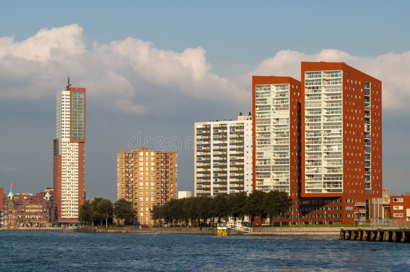 Horizon Van Rotterdam in Nederland Redactionele Stock Foto - Image of ...