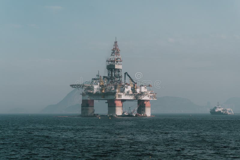Horizontal Shot of the Oil Platform in the Ocean Stock Photo - Image of ...