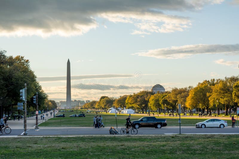 Horizontal View of the Obelisk in Washington DC at Sunset Editorial ...