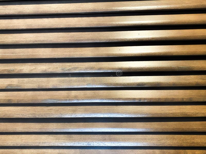 Horizontal Wood Paneling, Creating a Sense of Space and Openness in ...