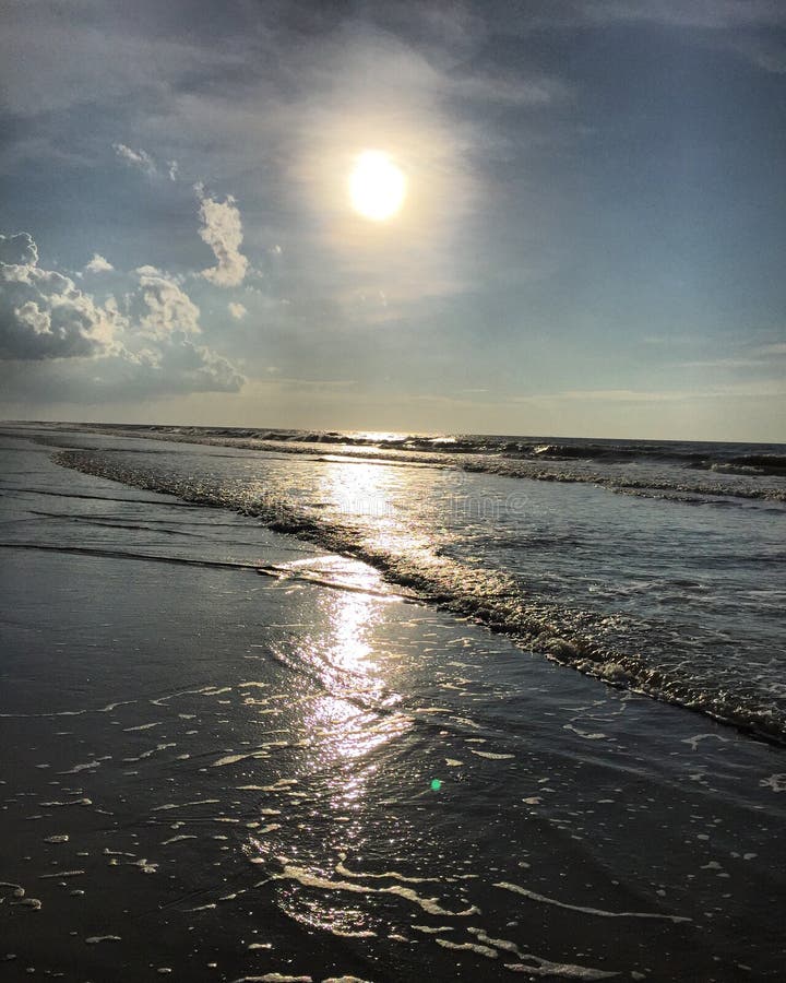 Horizonte foto de archivo. Imagen de ondas, foto, horizonte - 105912008