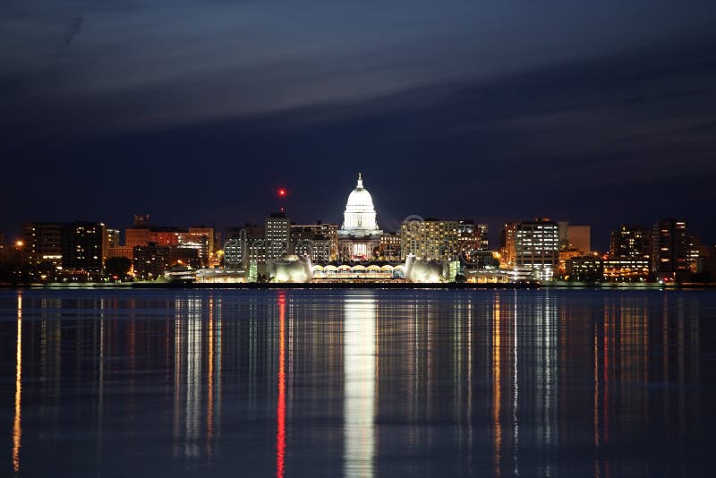 Capitolio Del Estado De Wisconsin Imagen de archivo - Imagen de ...