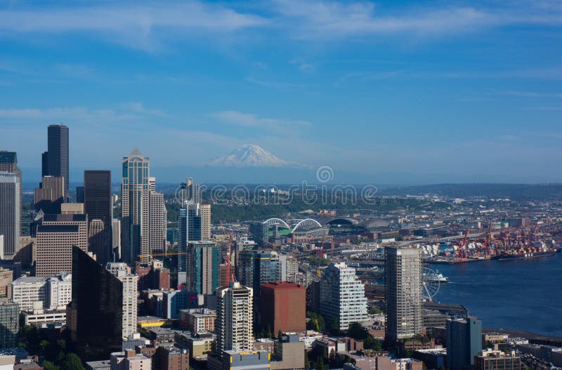 Seattle Se Eleva Los Edificios Washington Del Paisaje Urbano Imagen de ...