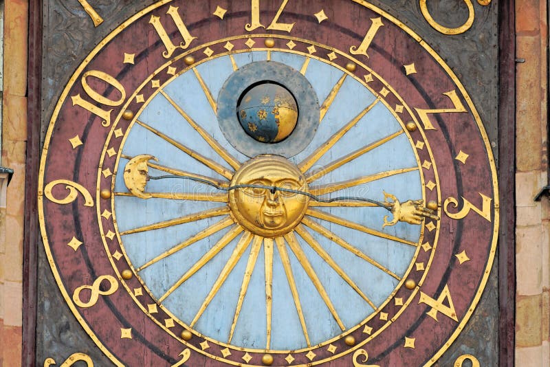 Horloge solaire image stock. Image du mesure, antiquité - 13483843