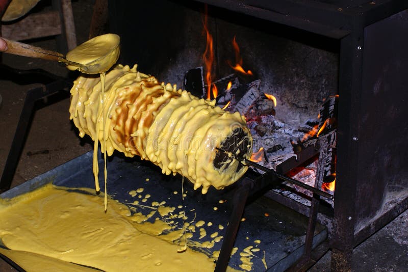 Hornada De Baumkuchen (sekacz) Imagen de archivo - Imagen de llama ...