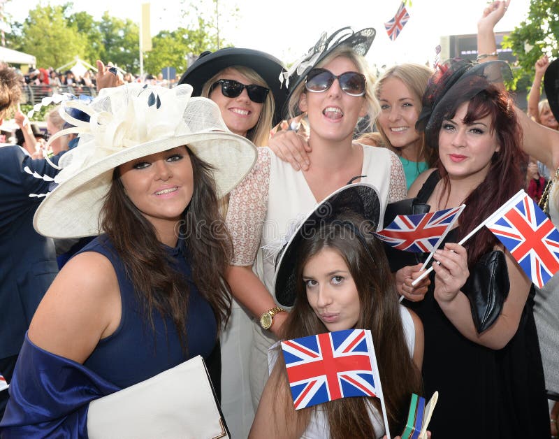 Horse racing editorial photography. Image of champion - 32141307