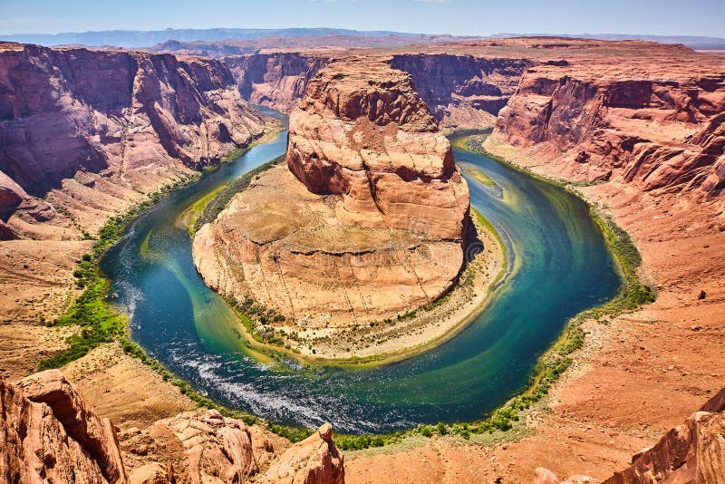 A Horseshoe Shaped River Wrapping Around a Rocky Outcropping Horseshoe ...