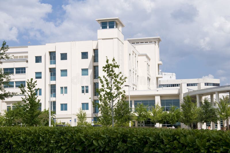 Hospital Moderno foto de archivo. Imagen de verde, perspectiva - 32998548