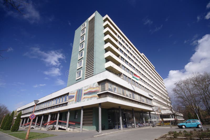 Hospital moderno imagen de archivo. Imagen de industrial - 4598095