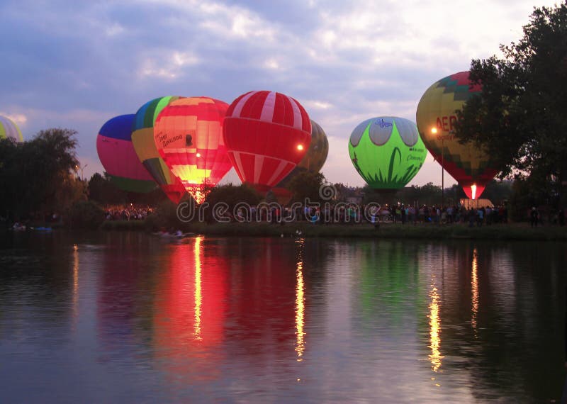 Hot Air Balloon Over Evening Summer Lake Editorial Stock Image - Image ...