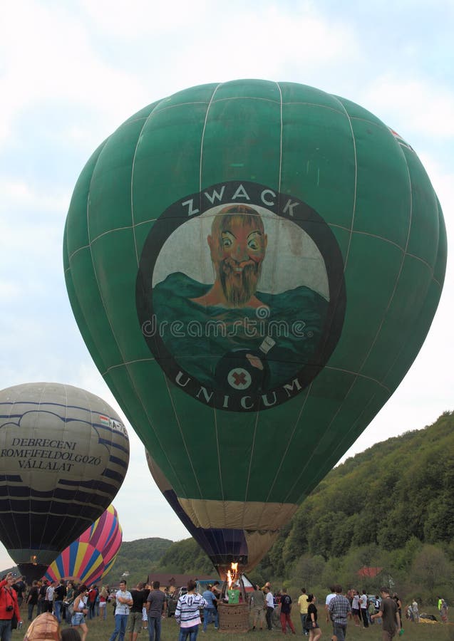 Hot Air Balloons Lifting Off Editorial Photo - Image of leisure, moving ...