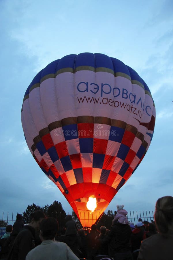 Hot Air Baloon Starting To Fly in the Evening Sky Editorial Image ...