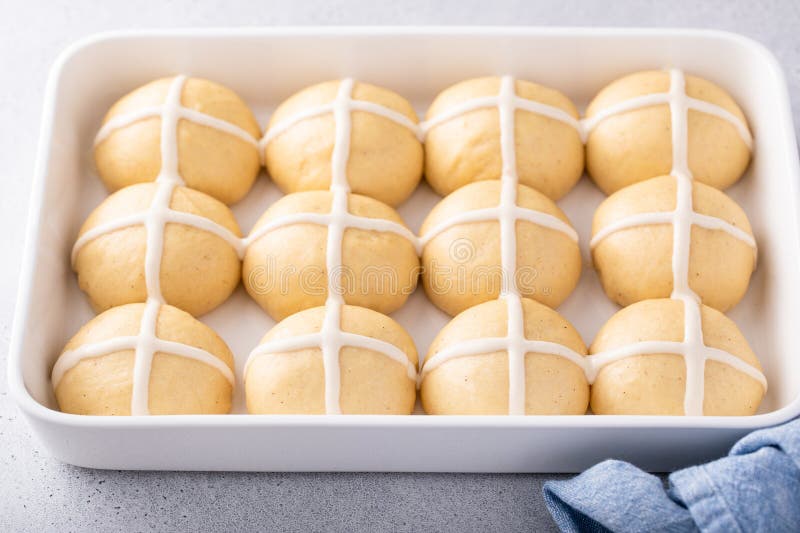 Hot Cross Buns Ready To Be Baked in a Pan with Cross Pattern Stock ...