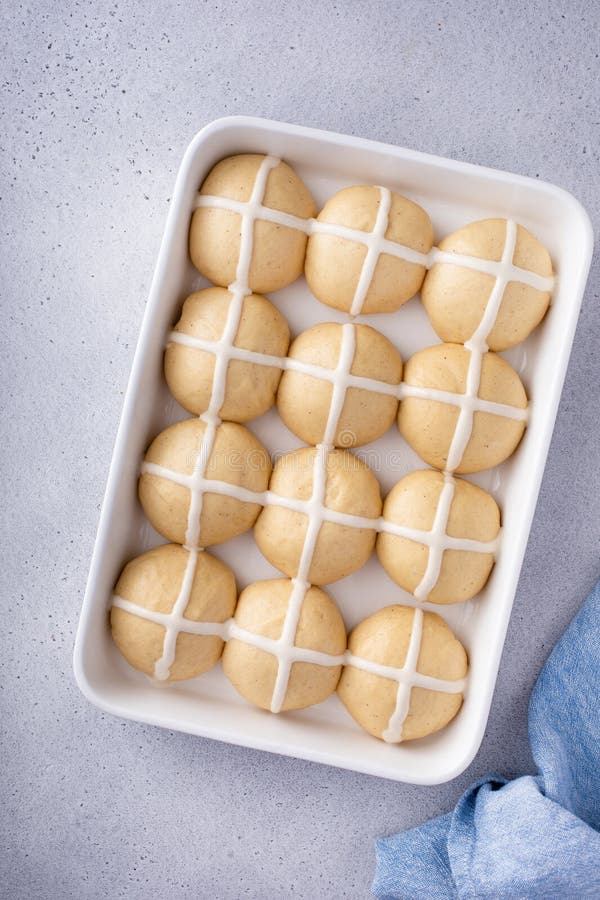 Hot Cross Buns Ready To Be Baked in a Pan with Cross Pattern Stock ...