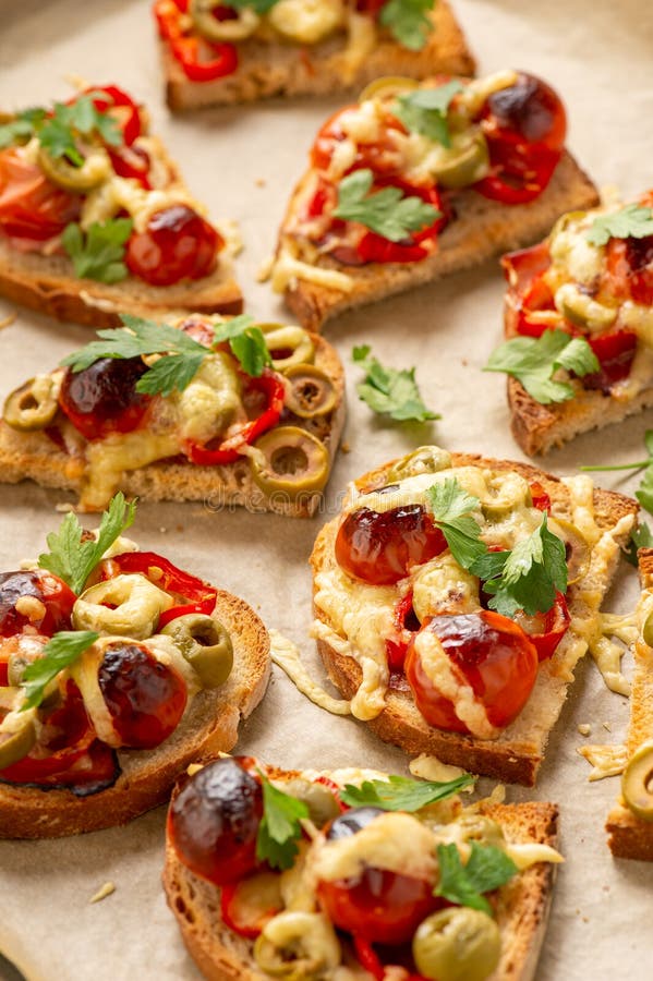 Hot Crust Toasts with Ham, Olives, Tomatoes and Cheese, Breakfast Idea ...