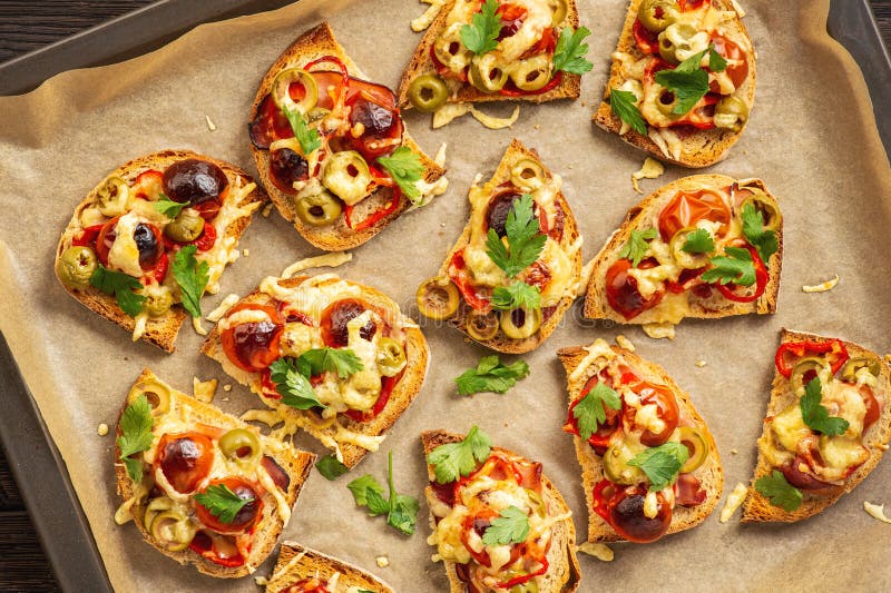 Hot Crust Toasts with Ham, Olives, Tomatoes and Cheese, Breakfast Idea ...