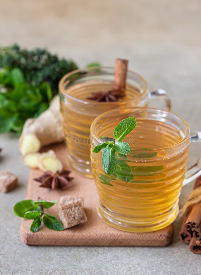 Hot Mint and Thyme Tea with Ginger Root, Lemon and Honey, Light ...