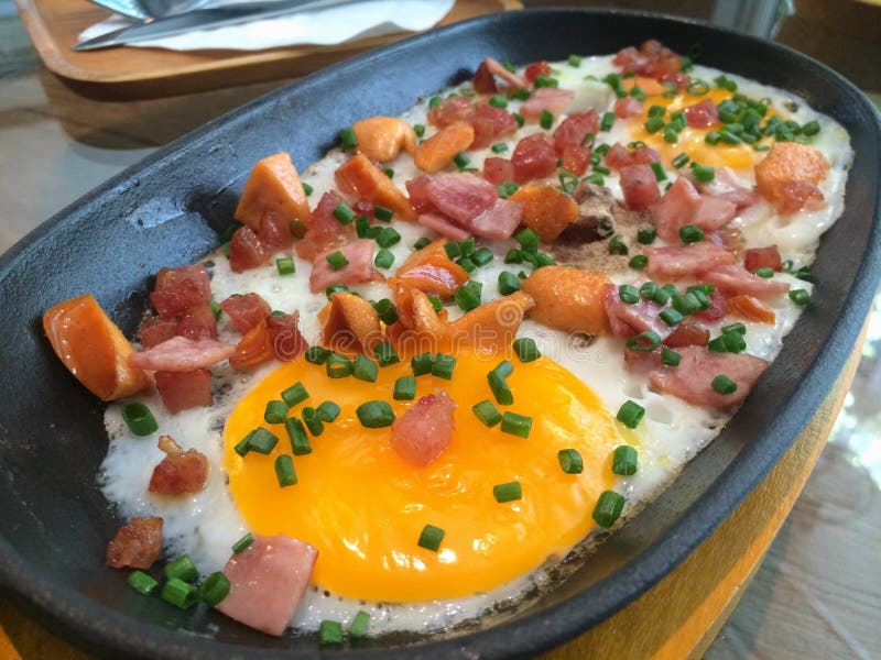 Hot Plate American Breakfast - Egg, Sausages and Bacon Stock Image ...