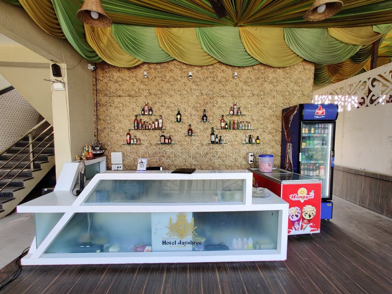 Hotel Bar Counter Arrangement Editorial Image - Image of counter, hotel ...