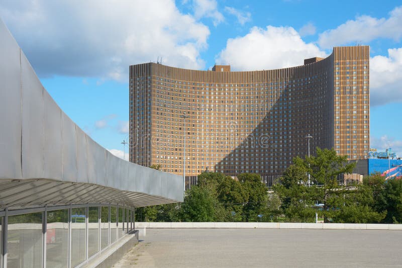 Hotel Cosmos in Moscow editorial image. Image of view - 77034560