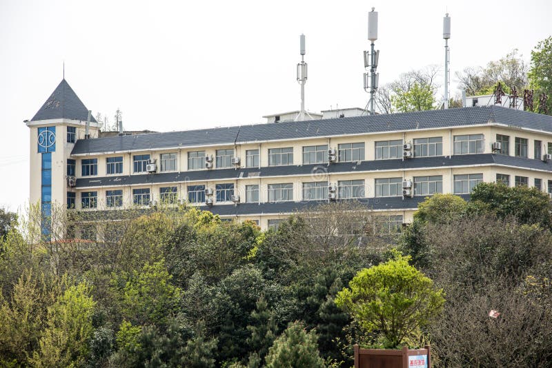 Hotel del lago Jinniu imagen de archivo editorial. Imagen de paisaje ...