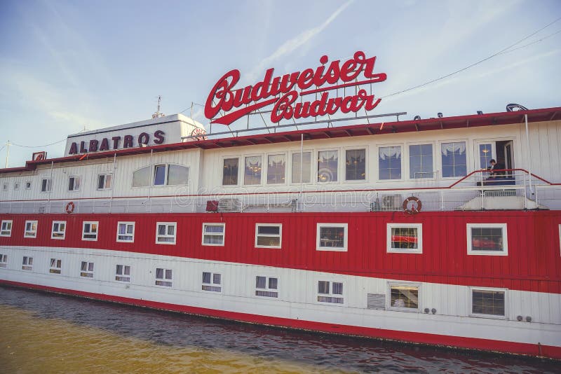 Hotel Flotante 2 De Botel Albatros Foto editorial - Imagen de ocio ...