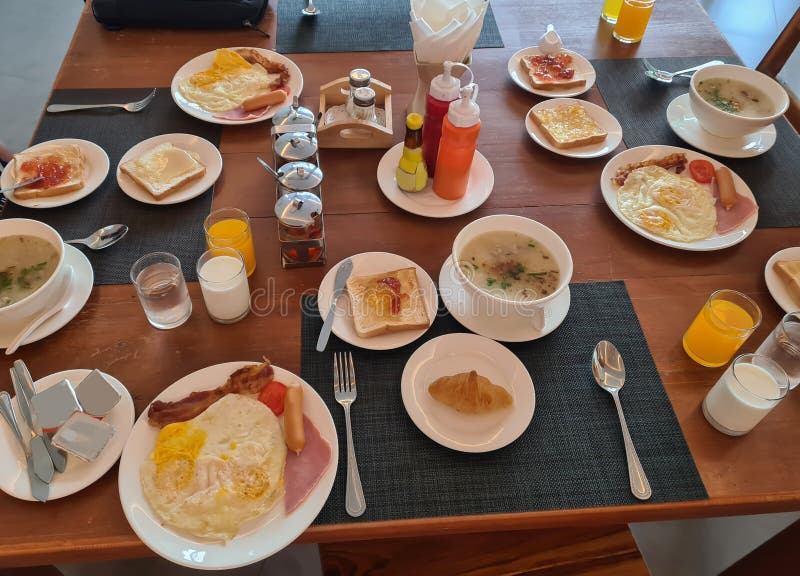 The Hotel S Breakfast Buffet Offers a Wide Variety Stock Illustration ...