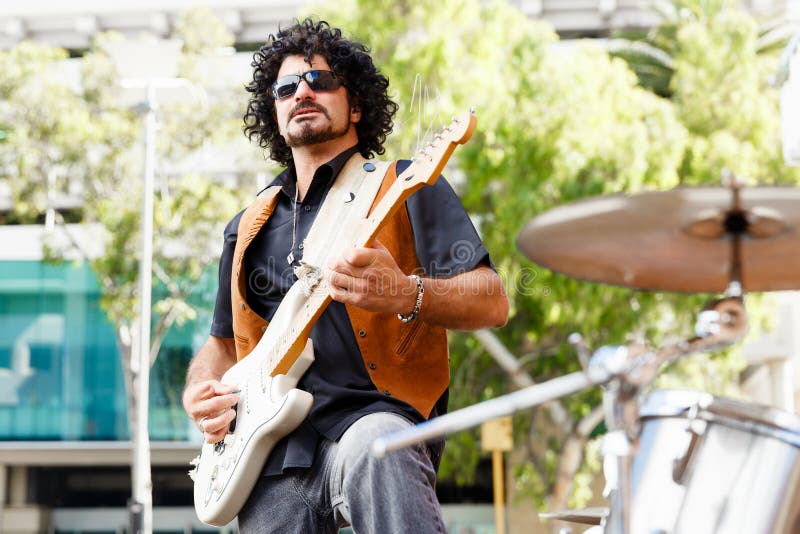 Houd van mijn muziek stock afbeelding. Image of kaukasisch - 52992217